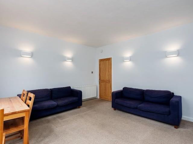Canongate Old Town, Edinburgh, EH8 8BQ