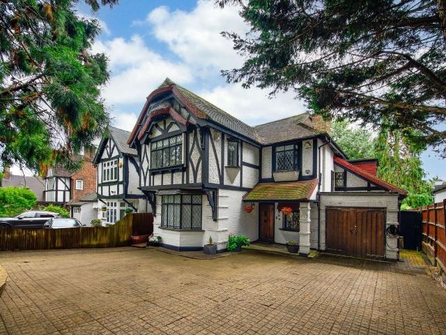 Canons Drive, Edgware HA8, 4 bed detached house to rent, £4,750 pcm | PrimeLocation