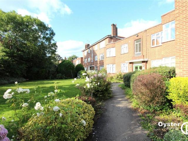 Canons Park Close, Edgware, HA8 2 bed flat to rent £1,750 pcm £404 pw