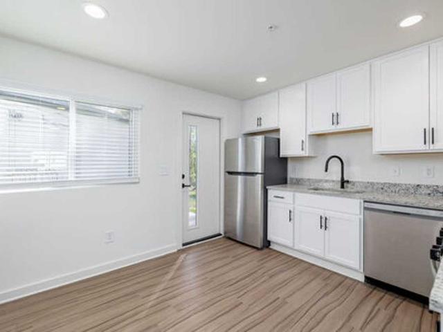 Canopy 2 Bedroom Apartment for Rent at 3106 Memorial Dr Se, Belvedere Park, GA 30317 Midway Woods