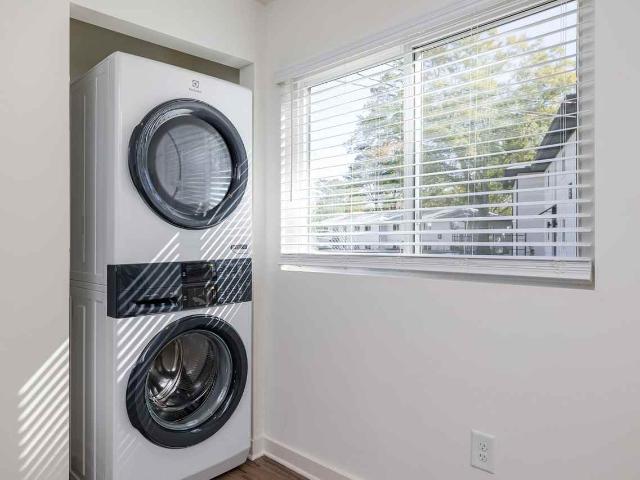 Canopy 2 Bedroom Apartment for Rent at 3106 Memorial Dr Se, Belvedere Park, GA 30317 Midway Woods