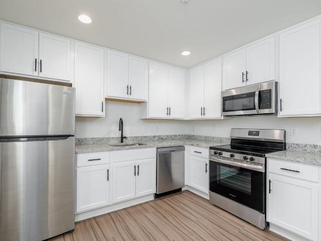 Canopy Studio Apartment for Rent at 3106 Memorial Dr Se, Belvedere Park, GA 30317 Midway Woods