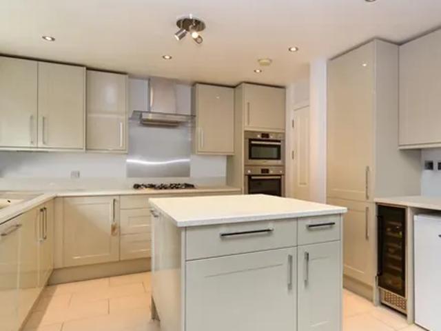 Cabul Road, London, SW11 2PN, United Kingdom | 4 bed townhouse for rent #138851948 | Rentberry