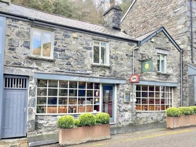 Caban Y Pair, Holyhead Road, 3 Bedroom Character