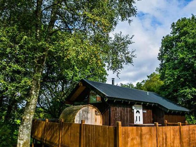Cabin 8 Loch Aweside Chalet Park, Taigh Nan Con, Dalavich, 2 Bedroom Chalet