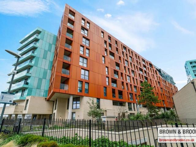 Cable Walk, London SE10 3 bed apartment to rent £3,000 pcm £692 pw