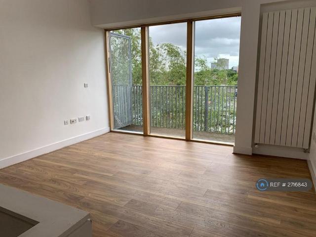 Cable Yard, Coventry, CV1 4 bed terraced house to rent £1,599 pcm £369 pw