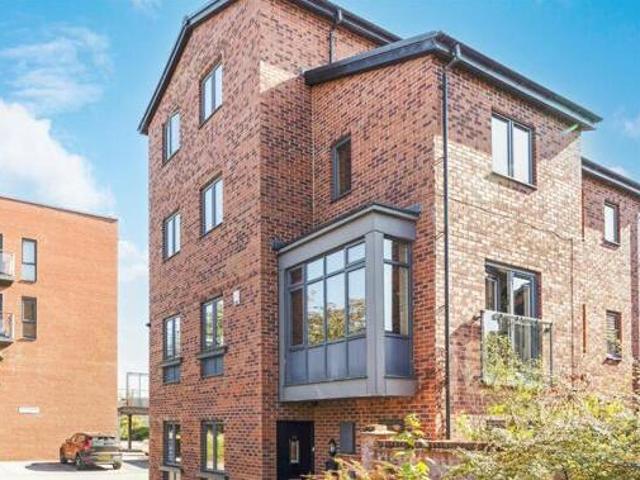 Cable Place, Hunslet, 4 Bedroom House