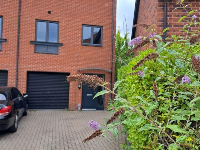 Cable Place, Leeds LS10, 3 bed terraced house to rent, £1,395 pcm | PrimeLocation