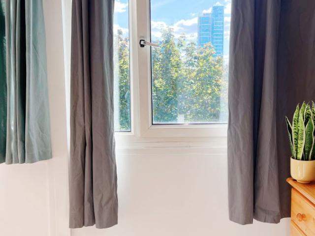Cable Street, London E1, Room to rent, £1,200 pcm | PrimeLocation