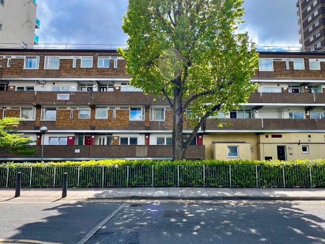 Cable Street, London E1, 4 bed flat to rent, £2,995 pcm | PrimeLocation