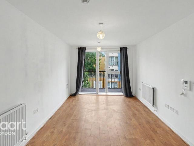 Cabot Close, CROYDON 2 bed flat to rent £1,750 pcm £404 pw