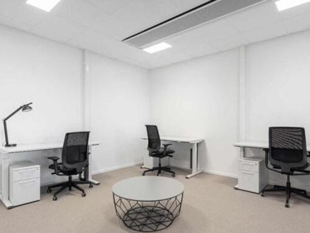 Cabot Square, London, Serviced Office To