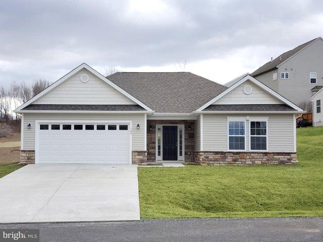 Cabriolet Lot 27, Martinsburg, WV 25401