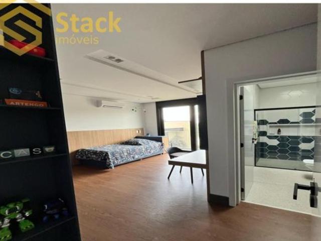 CACASA À VENDA NO CONDOMÍNIO BRISAS DE JUNDIAÍ COM 3 SUÍTES, 290 m² de áera ultil, terreno com 700 m