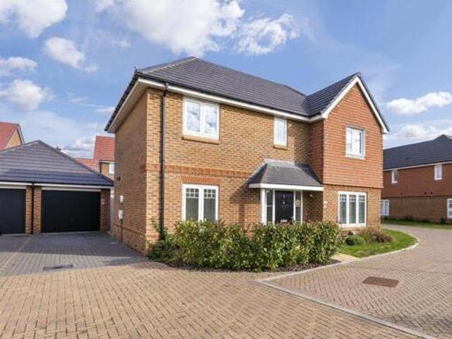 Cadwell Park Mead, Edenbridge, 4 Bedroom Detached