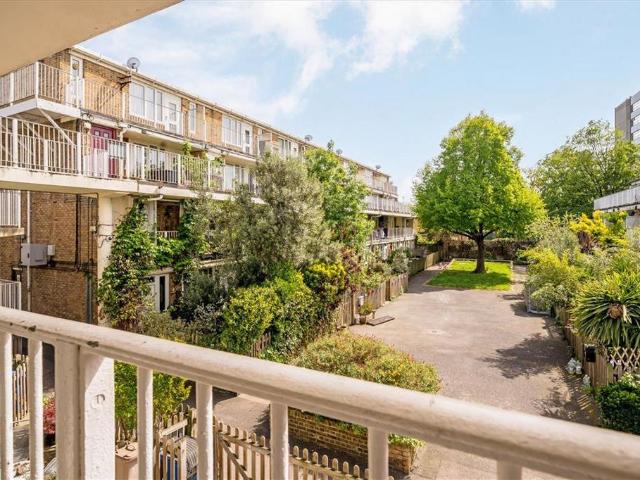 Cadbury Way, London SE16 2 bed maisonette to rent £2,000 pcm £462 pw