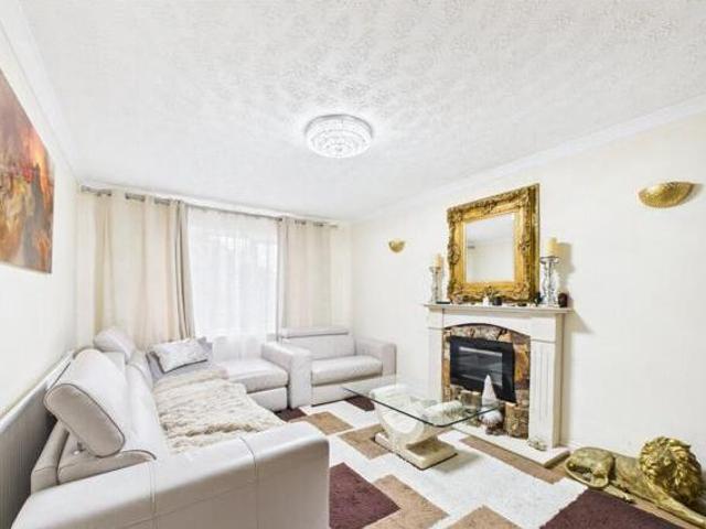 Cade Close, Kingswood, 3 Bedroom Semi detached