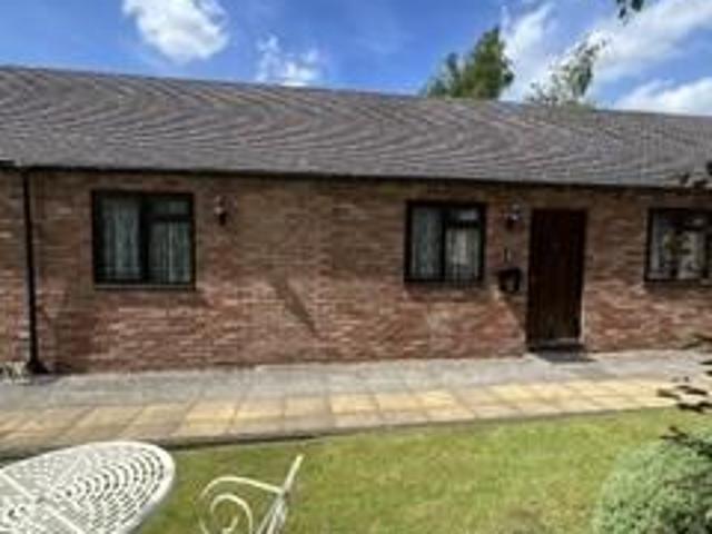 Cadeby Lane, Nuneaton, CV13 Property to rent £1,760 pcm £406 pw