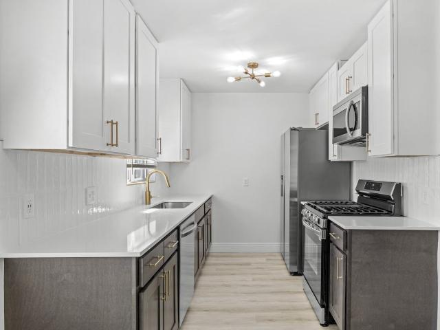 Cadence of Newport 2 Bedroom Apartment for Rent at 210 W 5th St, Newport, KY 41071