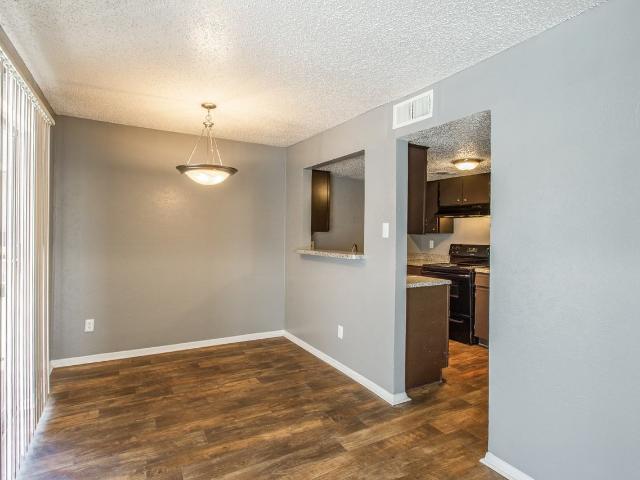 Cadence Apartments 1 Bedroom Apartment for Rent at 3913 Gannon Ln, Dallas, TX 75237