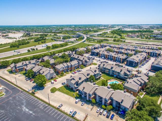 Cadence Apartments 2 Bedroom Apartment for Rent at 3913 Gannon Ln, Dallas, TX 75237