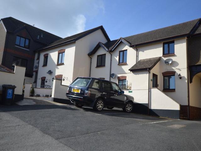 Cadewell Lane, Torquay, Devon TQ2, 2 bed flat to rent, £850 pcm | PrimeLocation
