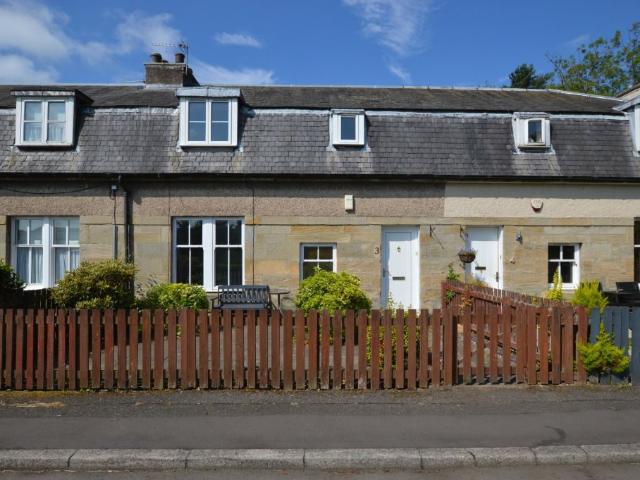 Cadham Square, Glenrothes KY7, 2 bed cottage to rent, £825 pcm | PrimeLocation