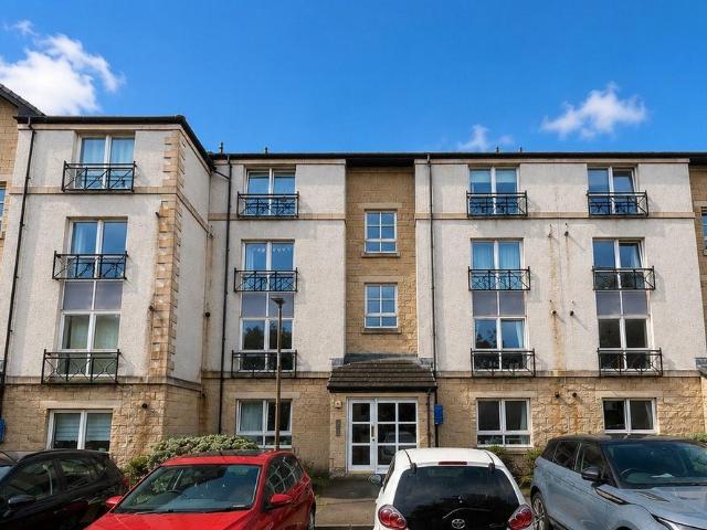 Cadiz Street, Edinburgh, EH6 2 bed flat to rent £1,325 pcm £306 pw