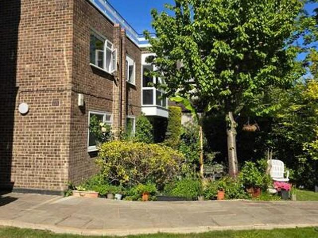 Cadogan Close, Beckenham, Beckenham 2 bed apartment to rent £1,950 pcm £450 pw