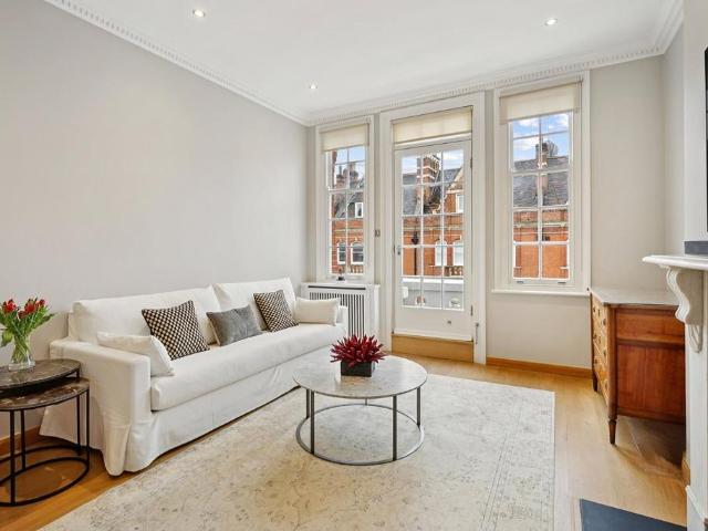 Cadogan Gardens, Chelsea, London 1 bed flat to rent £4,008 pcm £925 pw
