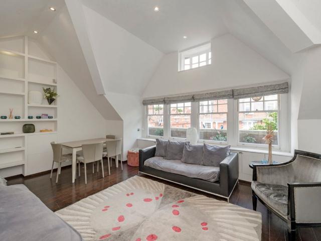 Cadogan Gardens, Knightsbridge SW3, 2 bed flat to rent, £5,633 pcm | PrimeLocation