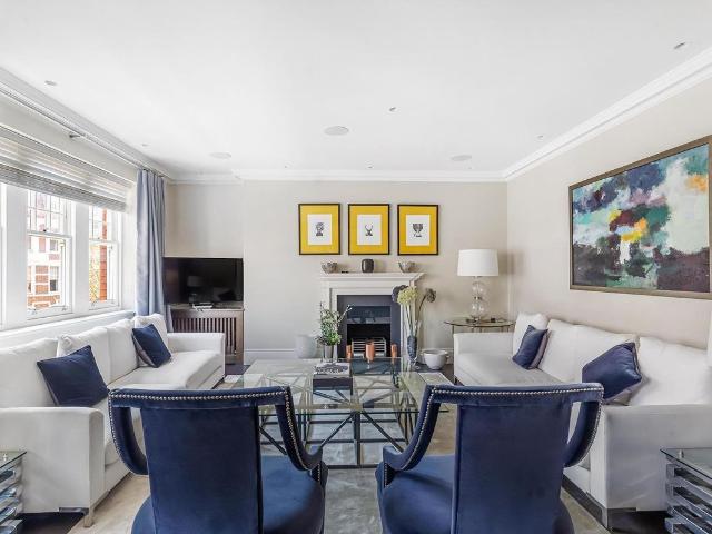 Cadogan Gardens, London SW3, 3 bed flat to rent, £28,167 pcm | PrimeLocation
