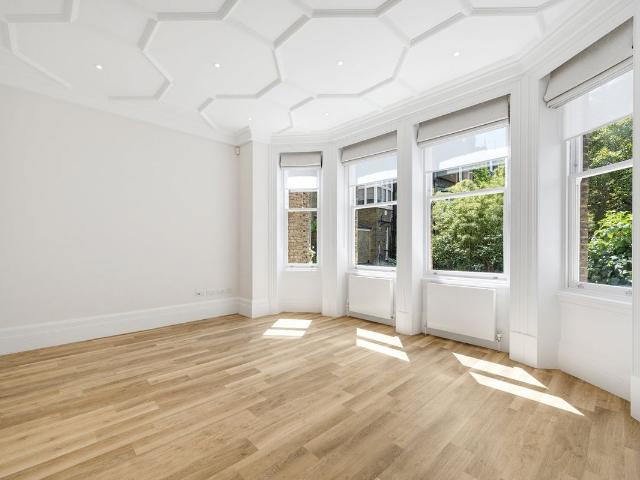 Cadogan Gardens, London SW3, 1 bed flat to rent, £5,417 pcm | PrimeLocation