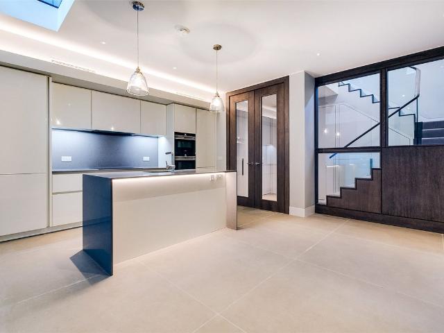 Cadogan Lane, Belgravia SW1X, 3 bed terraced house to rent, £11,000 pcm | PrimeLocation