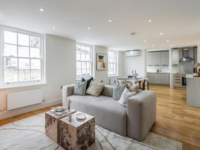 Cadogan Lane, London, SW1X 3 bed apartment to rent £15,500 pcm £3,577 pw