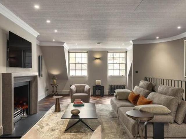 Cadogan Lane, London, 2 Bedroom Terraced