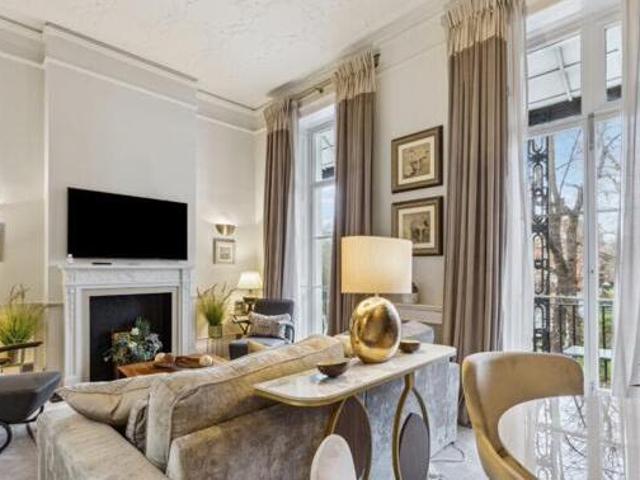 Cadogan Place, Knightsbridge, 1 Bedroom Flat