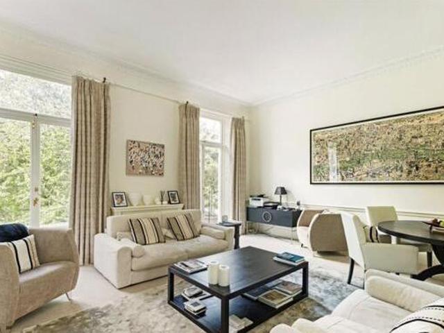 Cadogan Place, London, 3 Bedroom Apartment