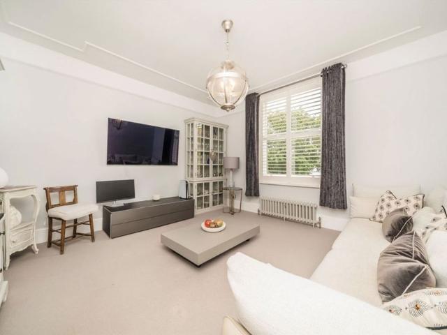 Cadogan Road, KT6, London