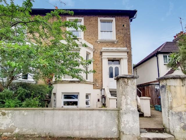 Cadogan Road, Surbiton KT6, Studio to rent, £1,200 pcm | PrimeLocation