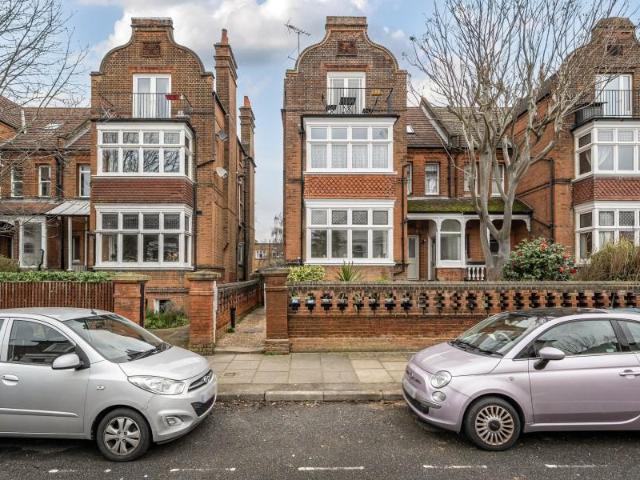 Cadogan Road, Surbiton KT6 1 bed apartment to rent £1,475 pcm £340 pw