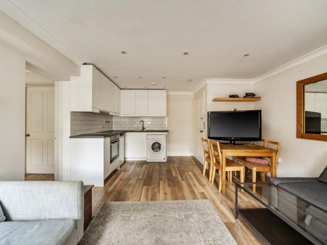 Cadogan Road, Surbiton, KT6