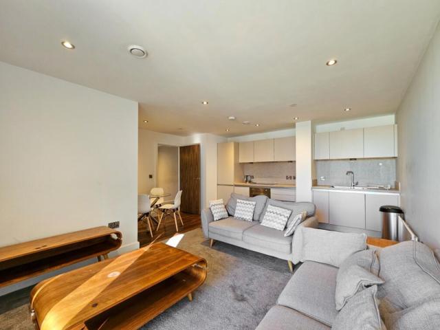 Cadogan Road, Woolwich SE18, 2 bed flat to rent, £2,100 pcm | PrimeLocation