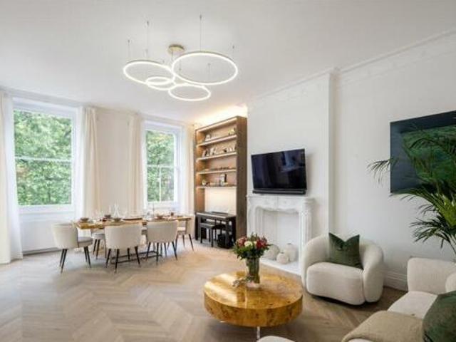 Cadogan Square, London, 2 Bedroom Apartment