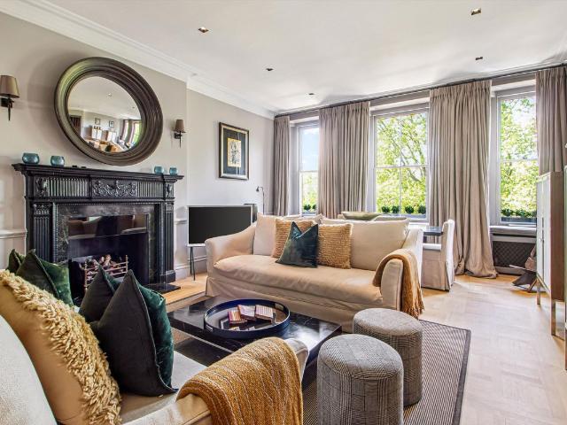 Cadogan Square, London SW1X, 2 bed flat to rent, £10,617 pcm | PrimeLocation