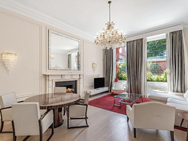 Cadogan Square, London SW1X, 2 bed flat to rent, £9,317 pcm | PrimeLocation