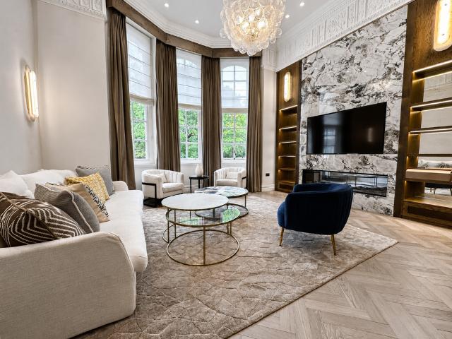 Cadogan Square, London SW1X 3 bed flat to rent £18,417 pcm £4,250 pw