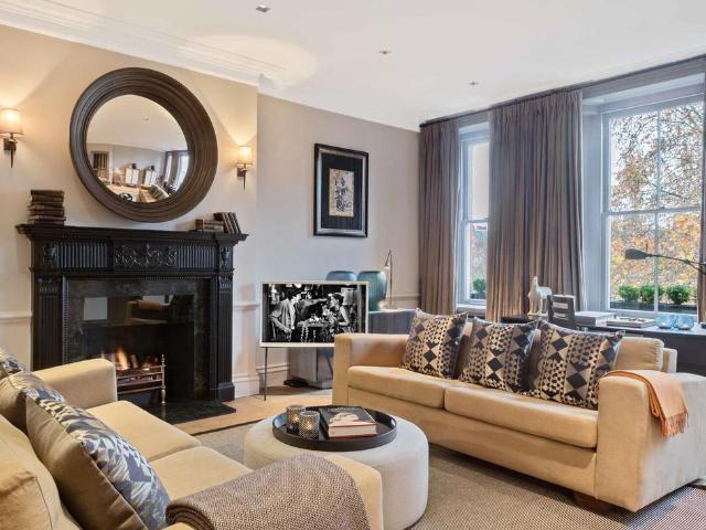Cadogan Square, SW1X 2 bed apartment to rent £10,617 pcm £2,450 pw
