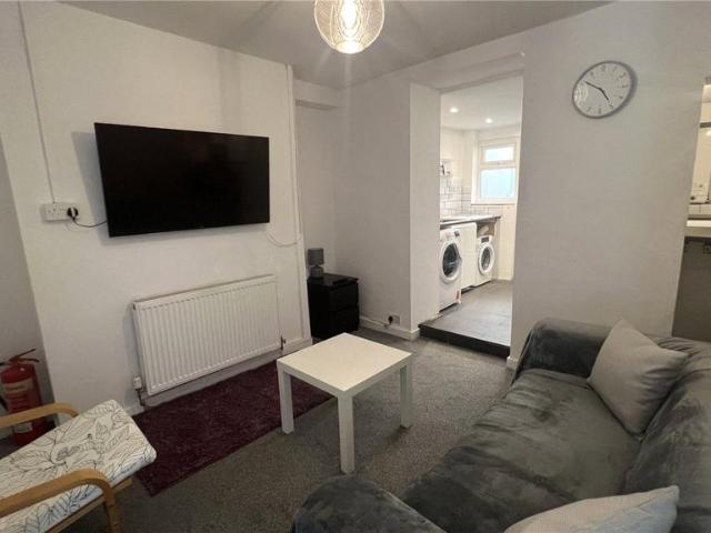Caellepa, Bangor, Gwynedd, LL57 3 bed terraced house to rent £1,625 pcm £375 pw